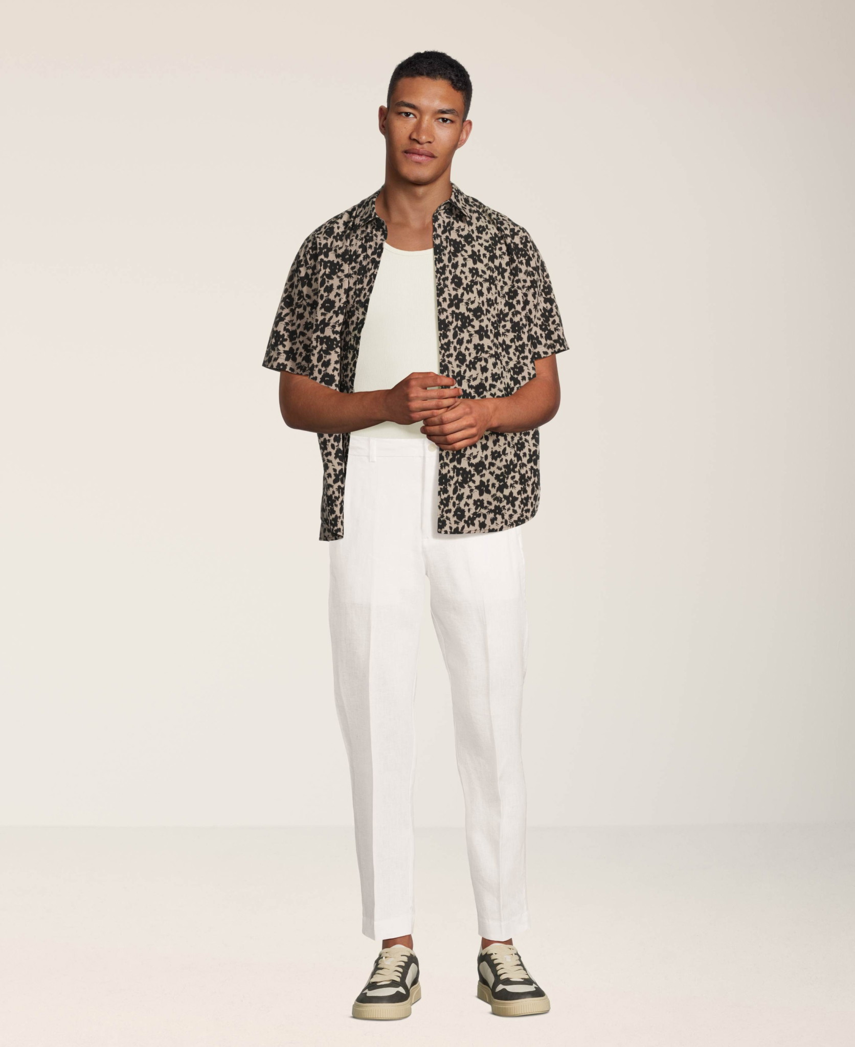 Real Digitized and AI-Generated Models for Fashion | Looklet